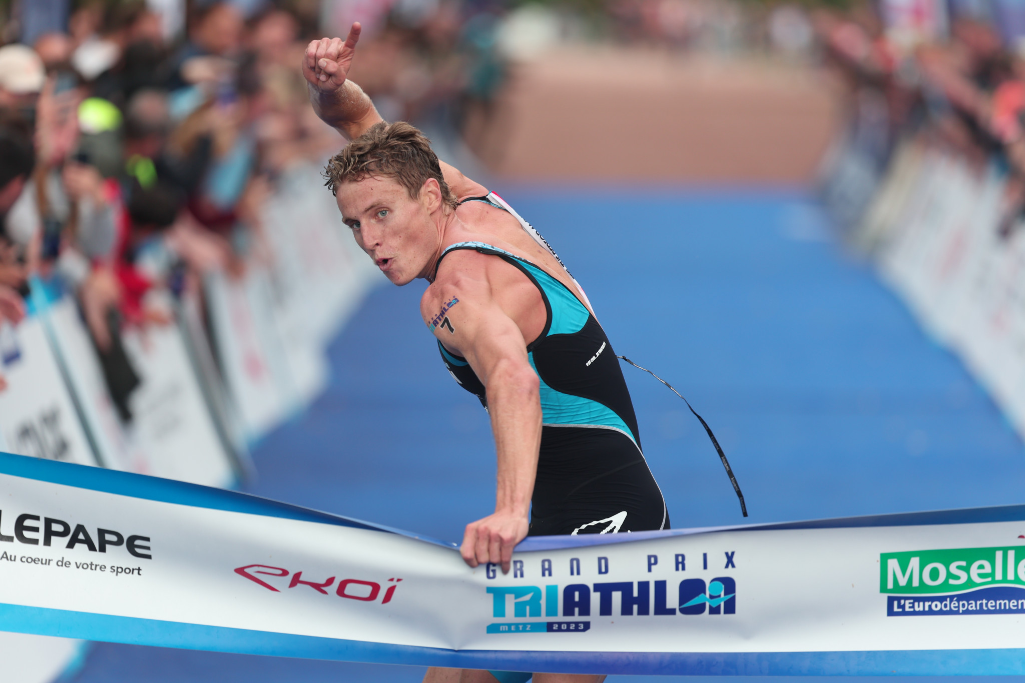 Grand Prix de triathlon : Matthew Hauser et Valentina Riasova l ...